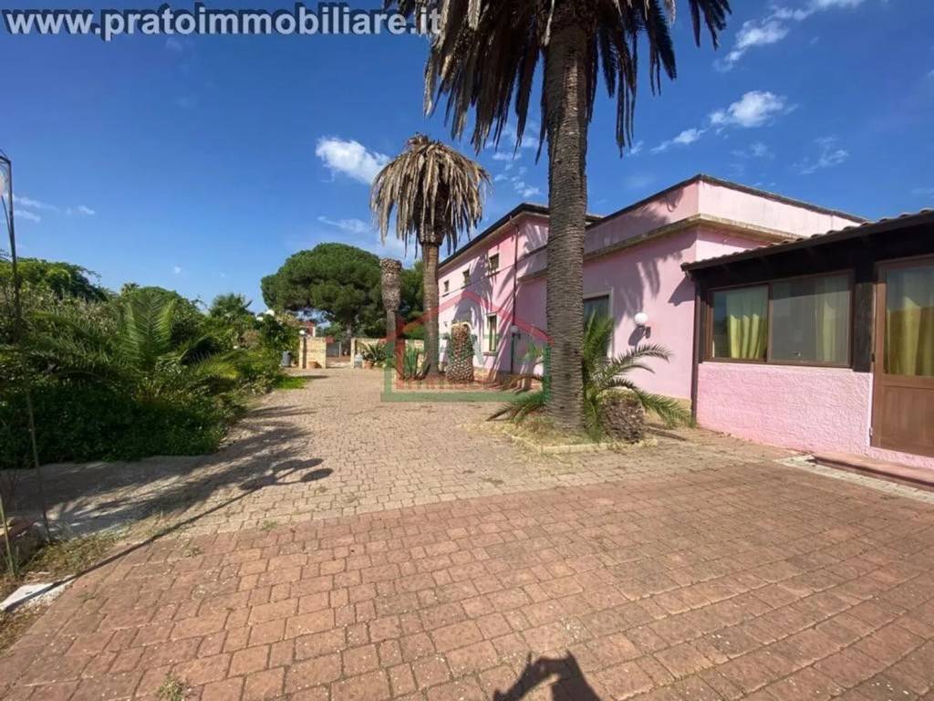 Locale commerciale Contrada Fauso San C., San Pietro Vernotico, Rif ...