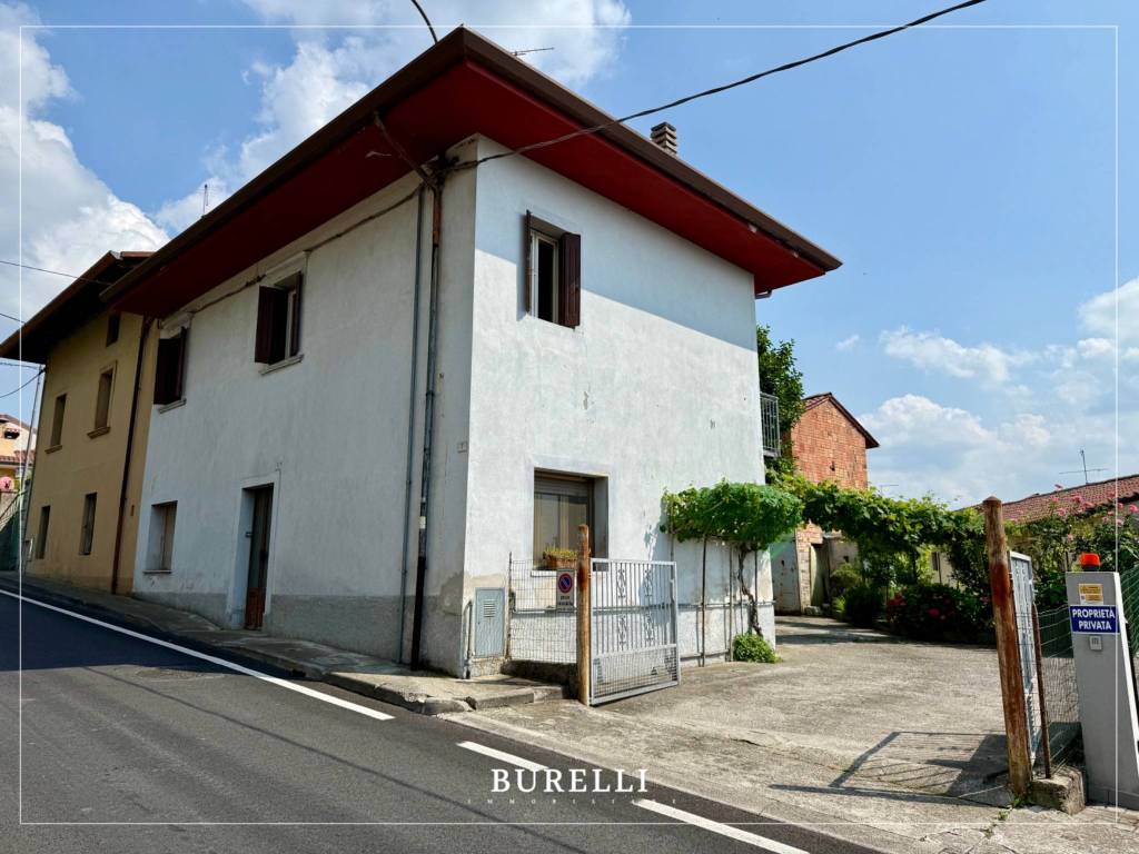 Vendita Villa unifamiliare in via Roma 7 Rive d'Arcano. Buono stato ...