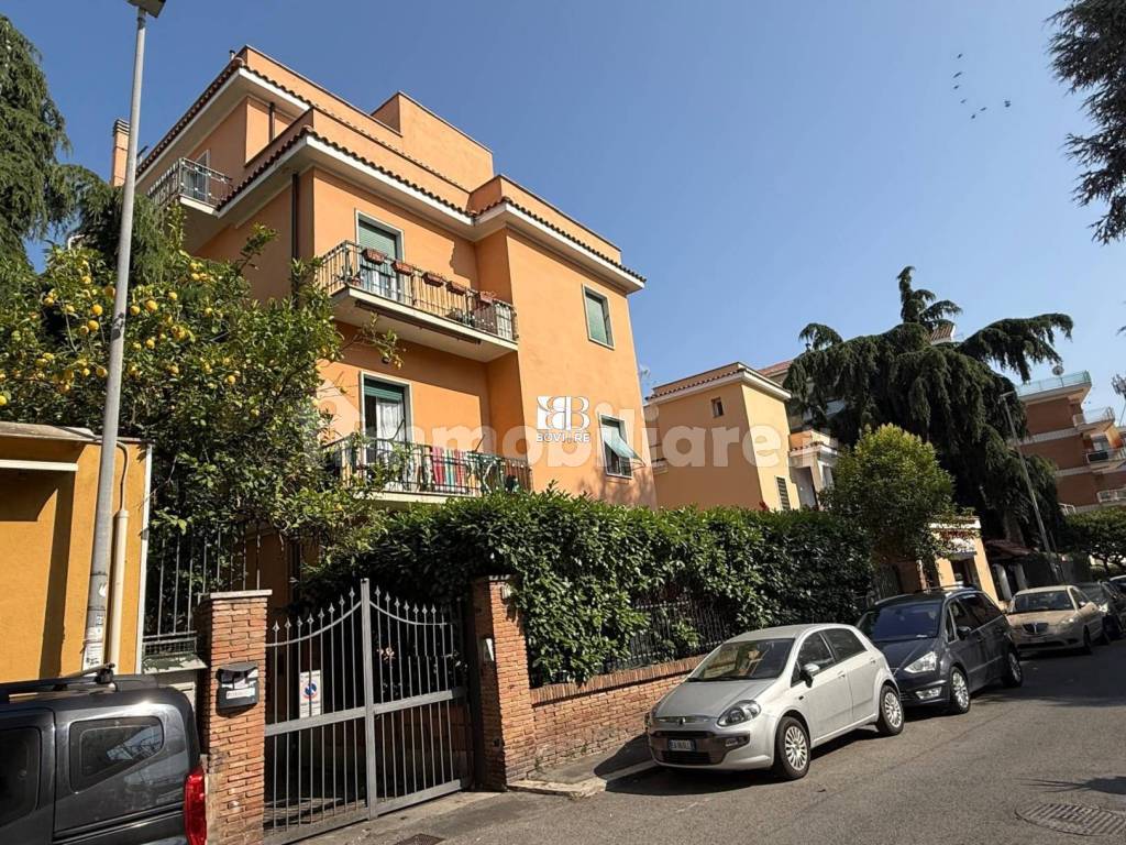Vendita Appartamento Roma. Bilocale in via del Forte Boccea. Ottimo ...