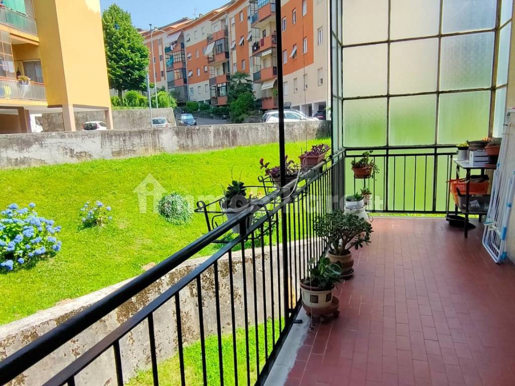 Vendita Appartamento Varese. Trilocale, Primo piano, con balcone ...