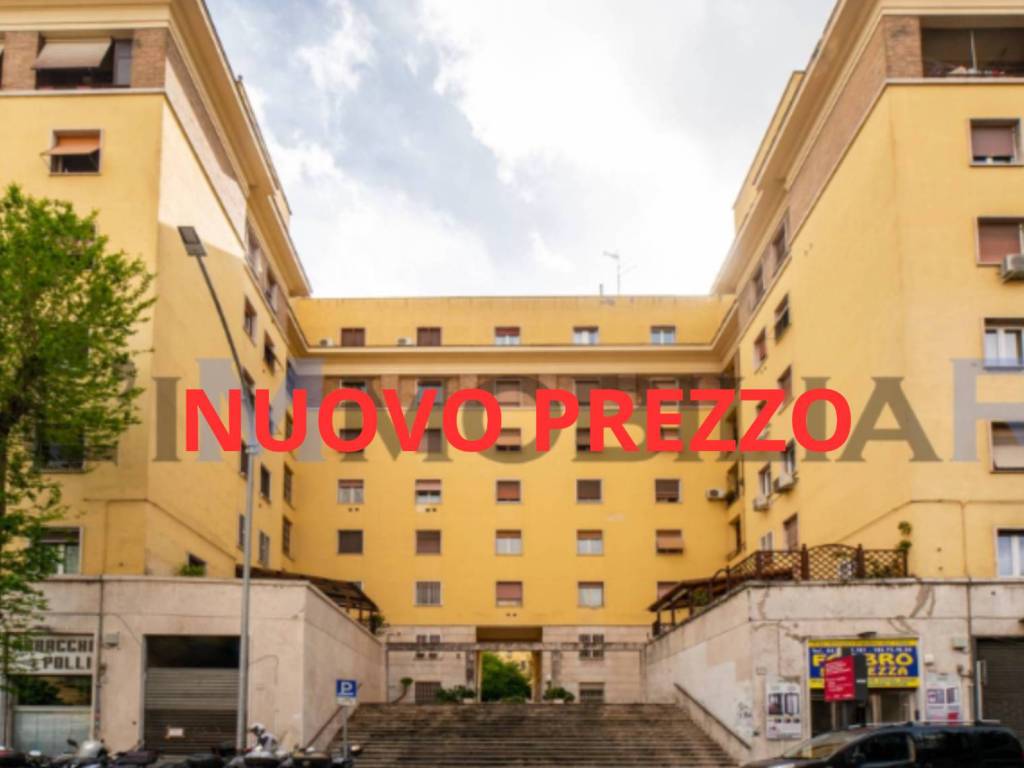 Vendita Appartamento Roma. Trilocale in via Paola Falconieri. Ottimo ...