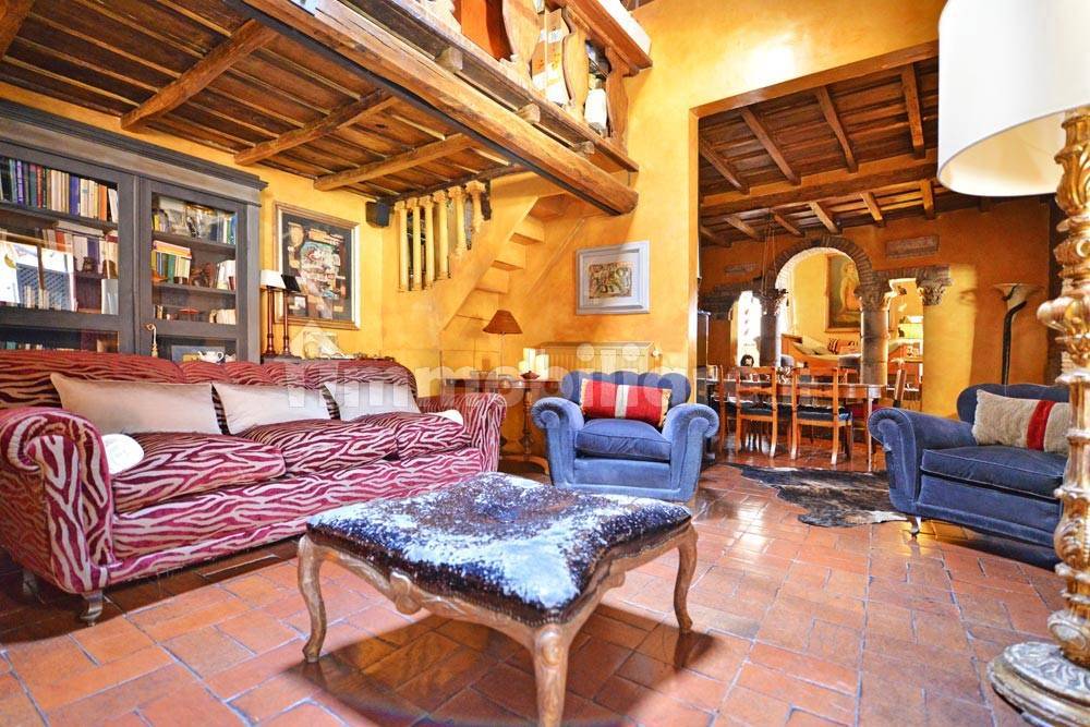 Vendita Attico in via Giuseppe Garibaldi Roma. Ottimo stato, con ...