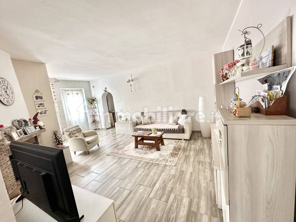 Vendita Appartamento Ladispoli. Trilocale in via del Fiori. Buono stato ...