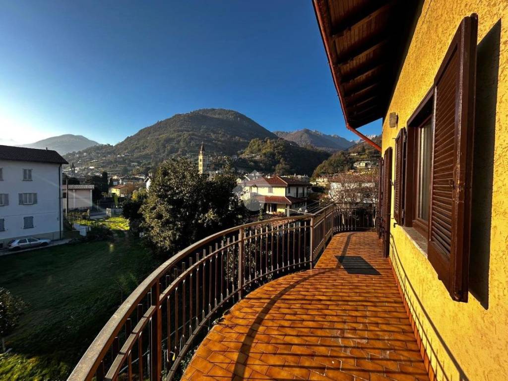 Vendita Appartamento in via Case Sparse 69. Domaso. Ottimo stato ...