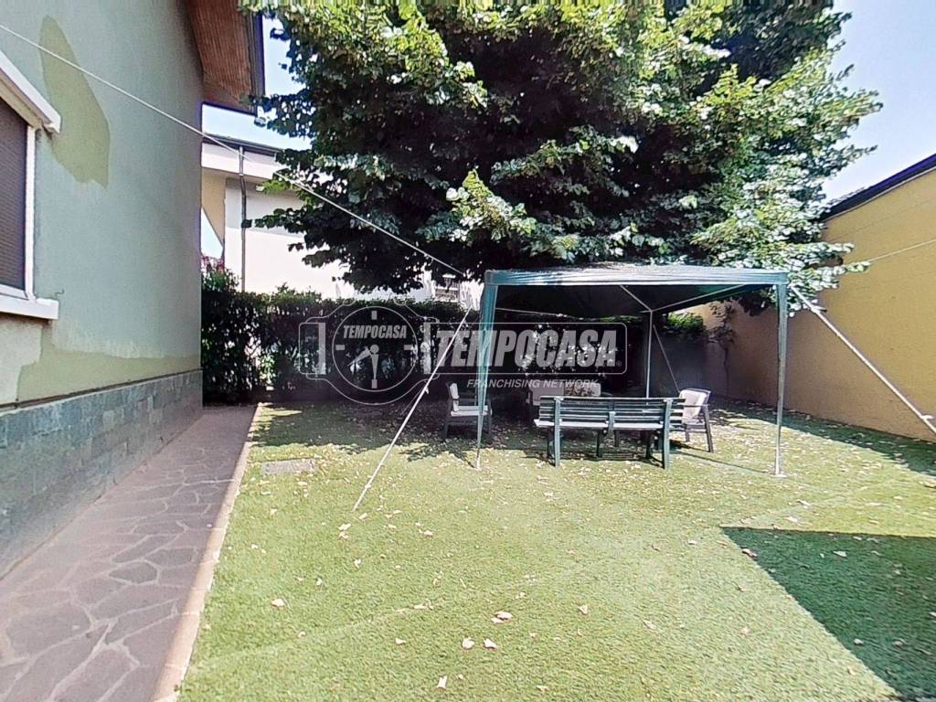 Vendita Villa unifamiliare in via Brianza 27 Biassono. Buono stato ...
