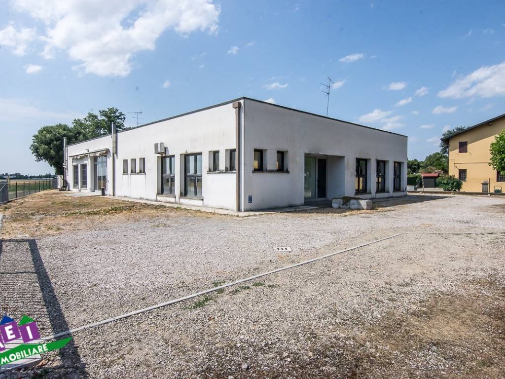 Palazzo - Edificio via Roma 41, Minerbio, Rif. 108990933 - Immobiliare.it