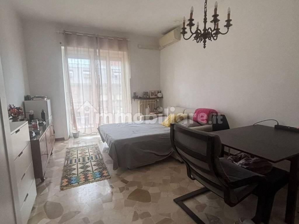 Stanza singola in affitto, affittasi camera singola via Giovanni ...