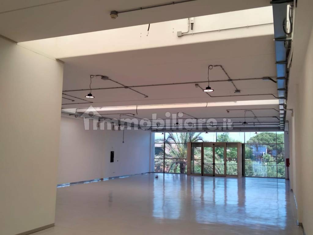 Ufficio - Studio strada statale 10, Sestu, Rif. 121379384 - Immobiliare.it