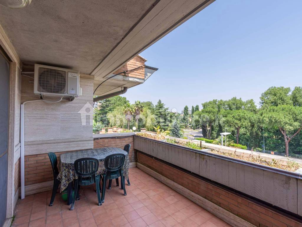 Vendita Appartamento Roma. Trilocale in via Louis Daguerre. Ottimo ...