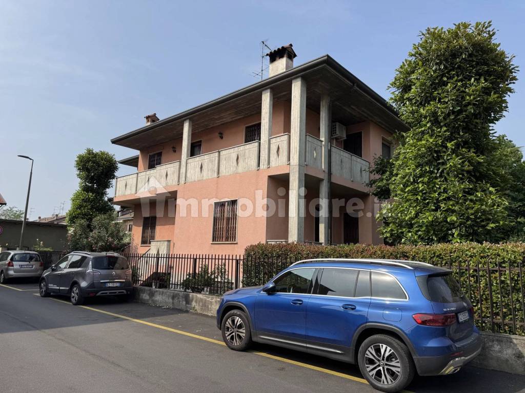 Affitto Appartamento Bollate. Trilocale in via Arrigo Boito, 16. Ottimo ...