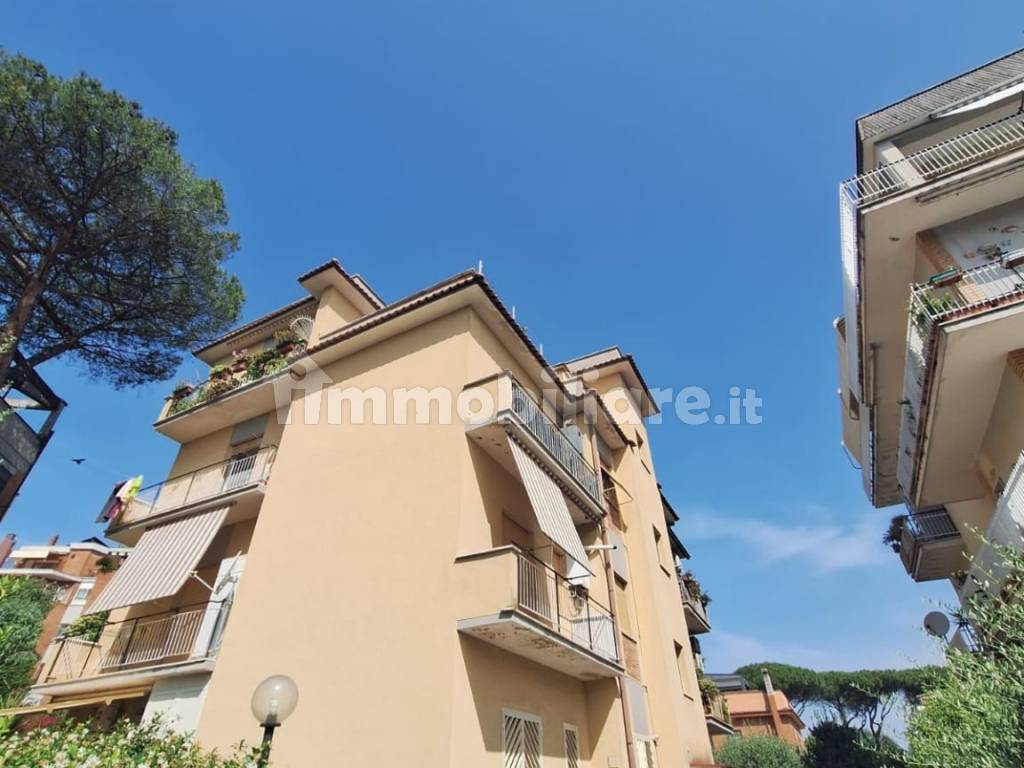 Vendita Attico in via San Lorenzo Nuovo Roma. Ottimo stato, con ...