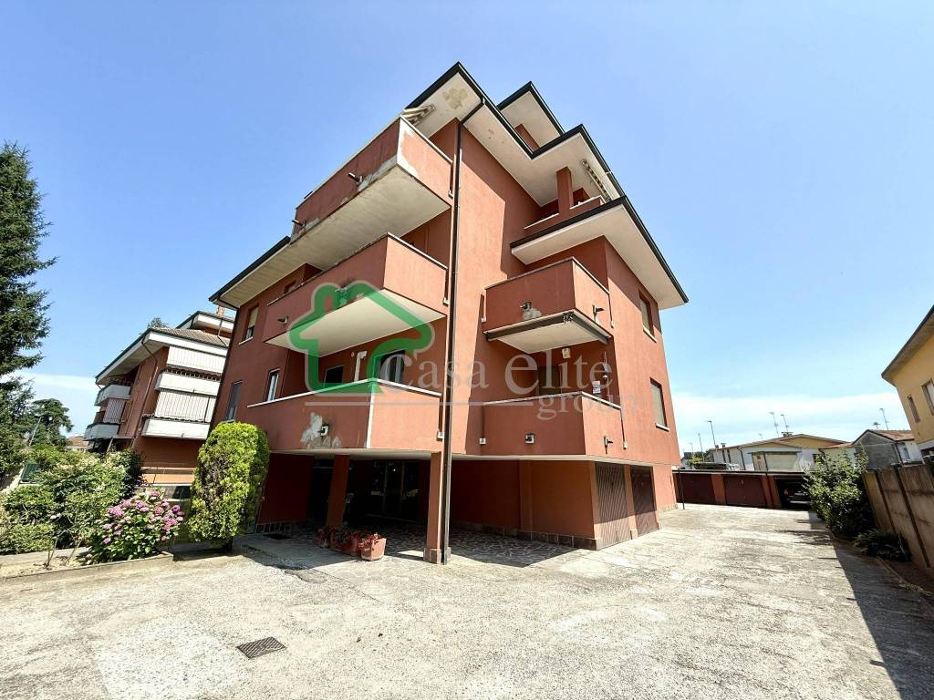 Vendita Appartamento Sant'Angelo Lodigiano. Trilocale in via Armando Diaz. Buono stato, secondo ...