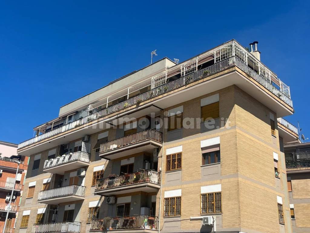 Vendita Attico in via Pasquale II Roma. Buono stato, con terrazza, rif ...