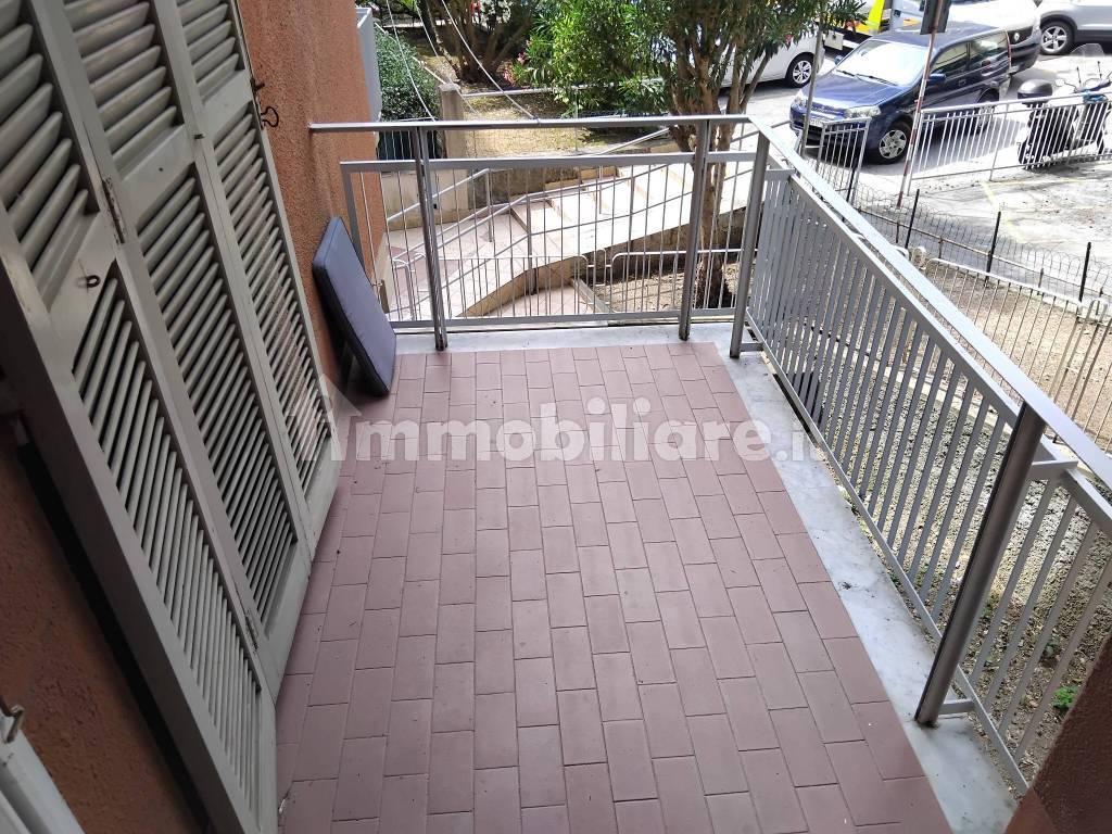 Affitto Appartamento Genova. Trilocale in via Angelo Orsini. Buono ...