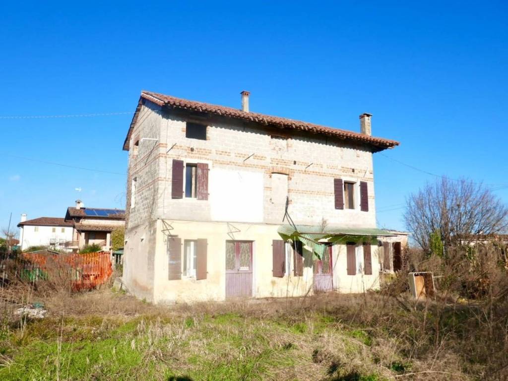 Vendita Rustico Valvasone Arzene. Da ristrutturare, 155 m², rif. 121505842