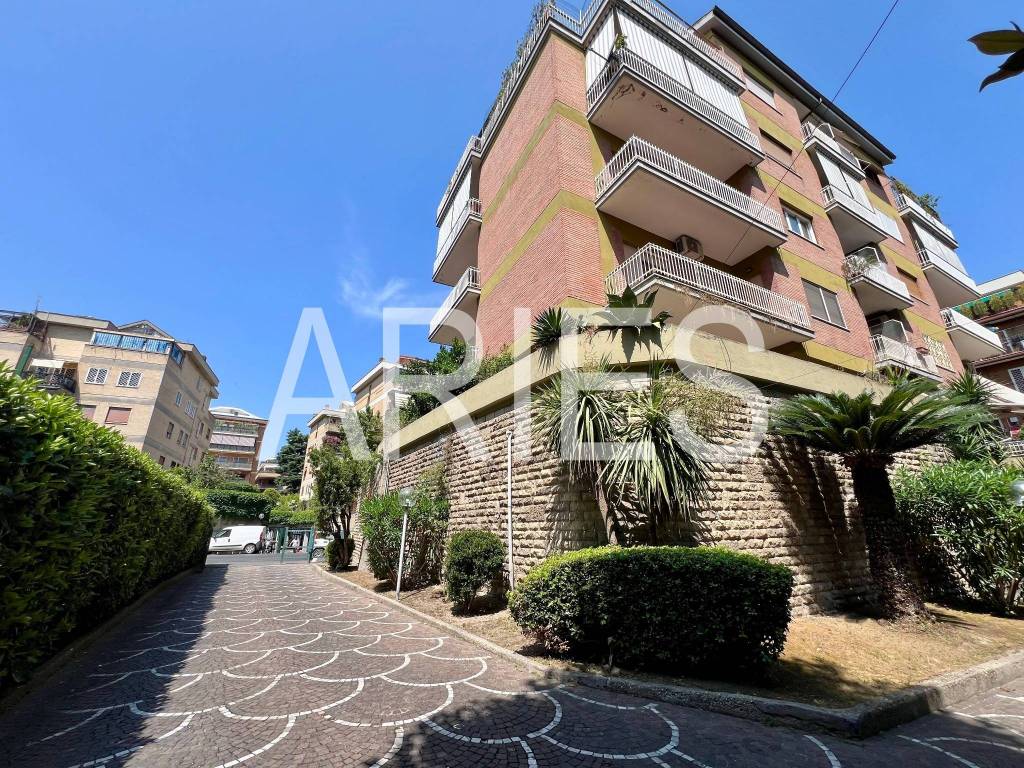 Affitto Appartamento in via Giuseppe Belluzzo 25. Roma. Buono stato ...