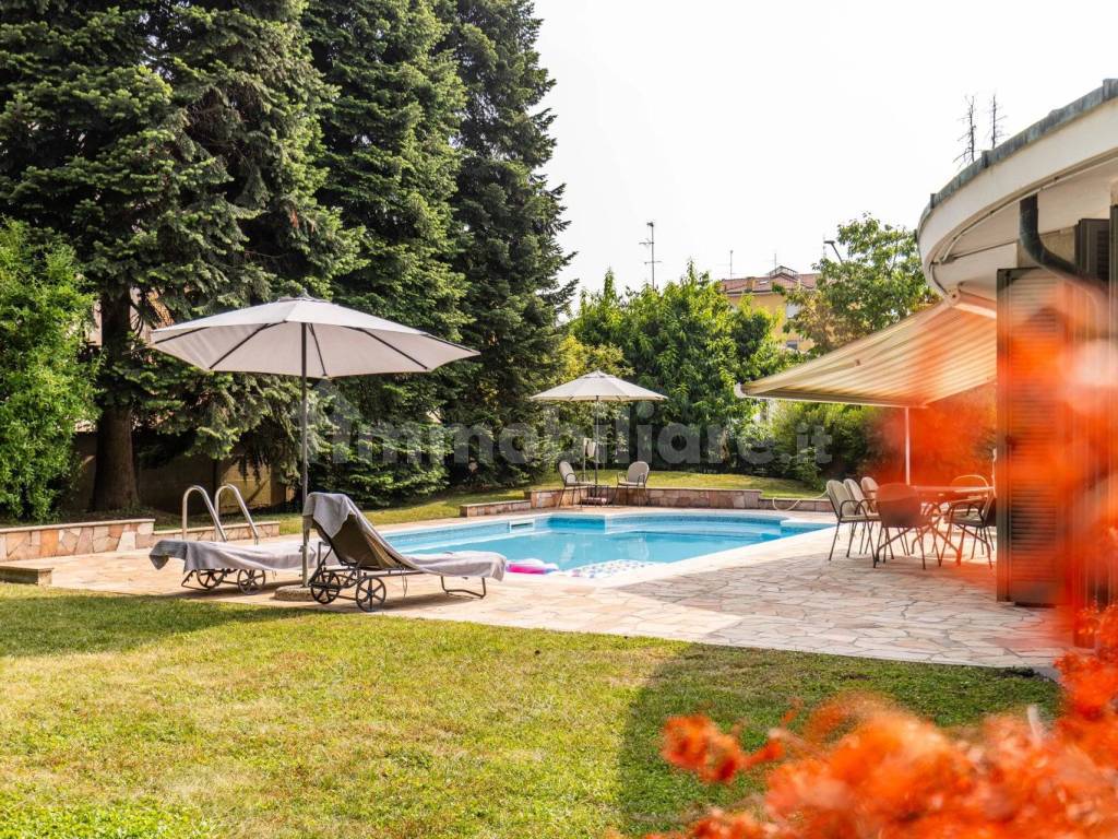 Vendita Villa unifamiliare in via San Giuseppe, 1 Bareggio. Ottimo ...