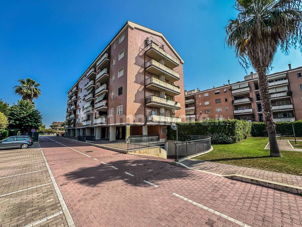 Vendita Appartamento in via Padre Perilli. Roma. Ottimo stato, su più livelli, posto auto, con ...