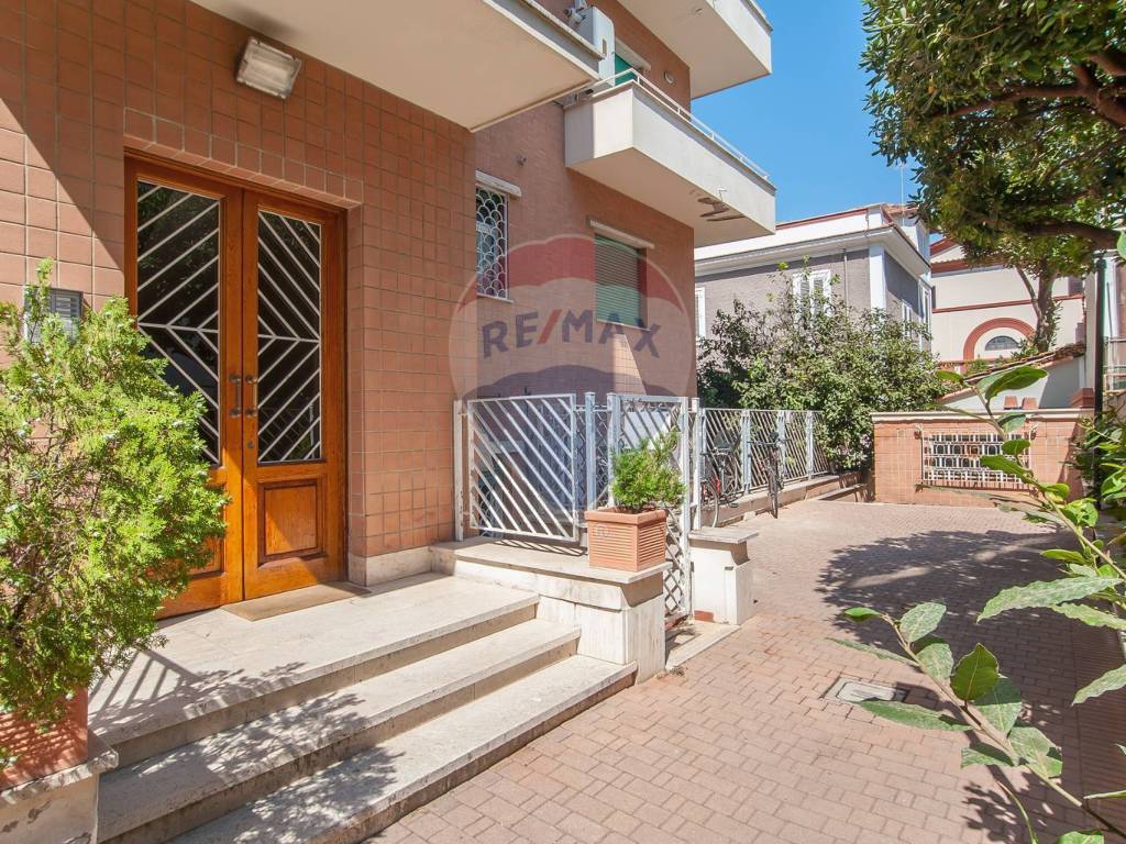 Affitto Appartamento Roma. Trilocale in piazza Giuliano della Rovere 16 ...