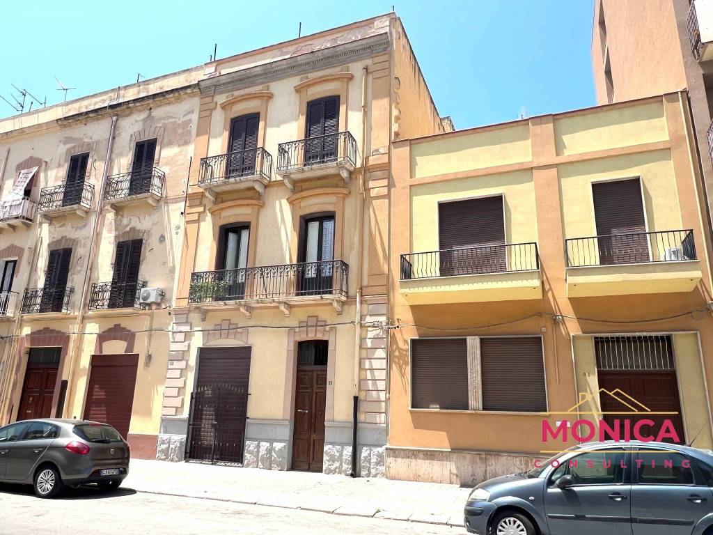 Vendita Appartamento Trapani. Trilocale in via Nicolò Riccio 33. Buono ...