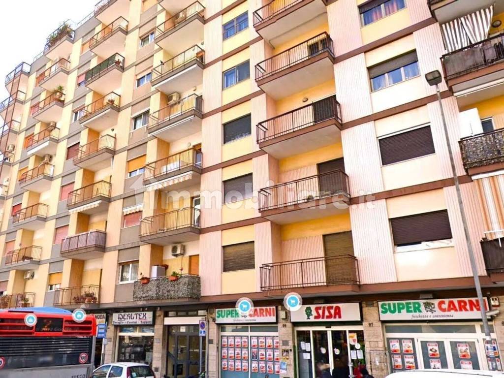 Vendita Appartamento in via Brigata Regina, 101. Bari. Buono stato ...