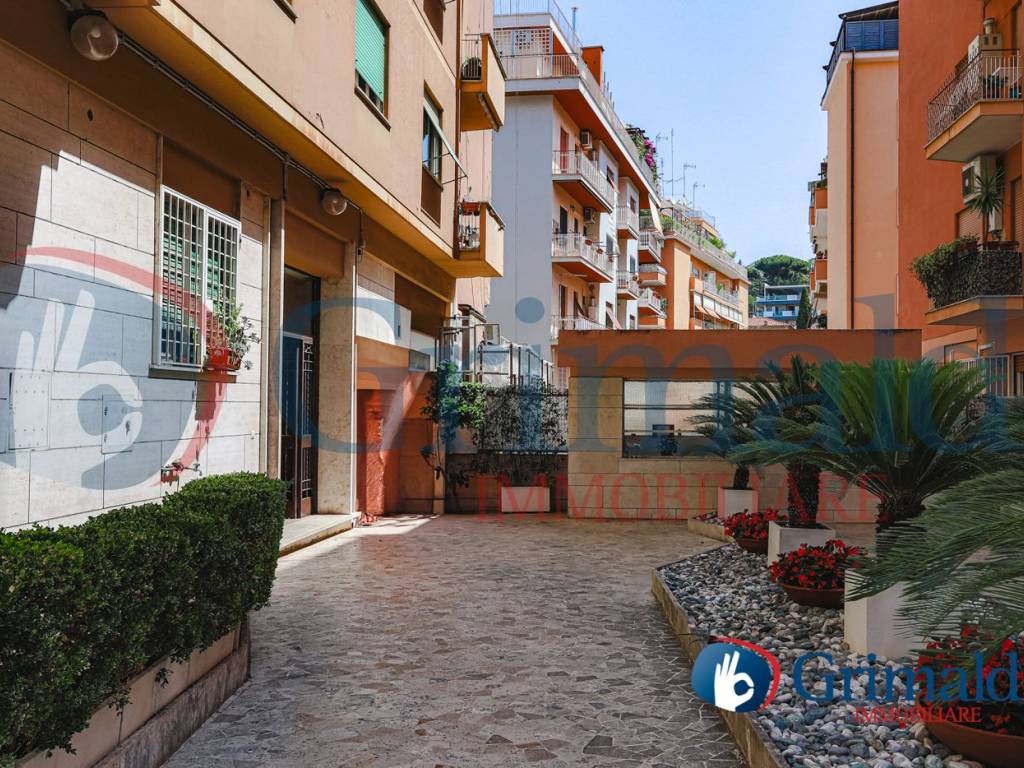 Vendita Appartamento Roma. Quadrilocale in via ugo de carolis , 6 ...