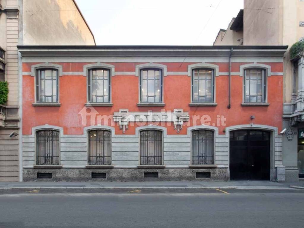 Affitto Appartamento Milano. Quadrilocale in via Spartaco 8. Buono ...