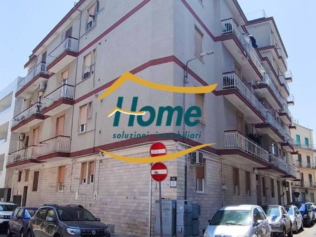 Vendita Appartamento Gioia del Colle. Trilocale in via Armando Diaz. Buono stato, quarto piano ...