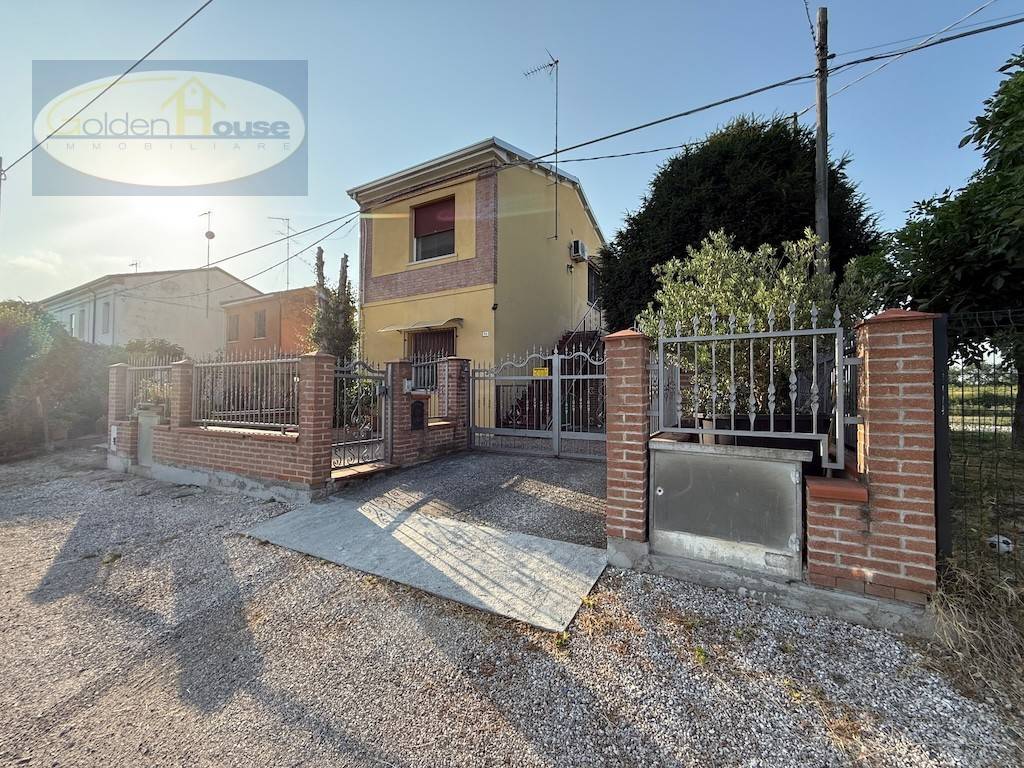 Venta Casa unifamiliar en via Garda Menata 88 Argenta. Buen estado ...