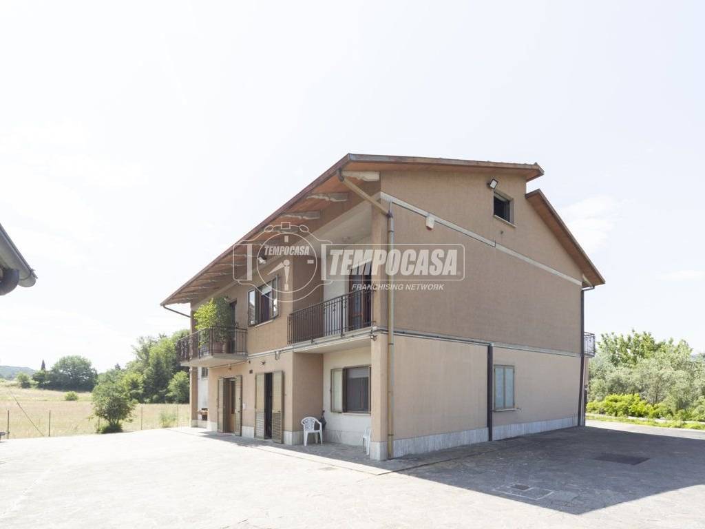 Vendita Appartamento Perugia. Quadrilocale in Strada Tiberina Nord ...