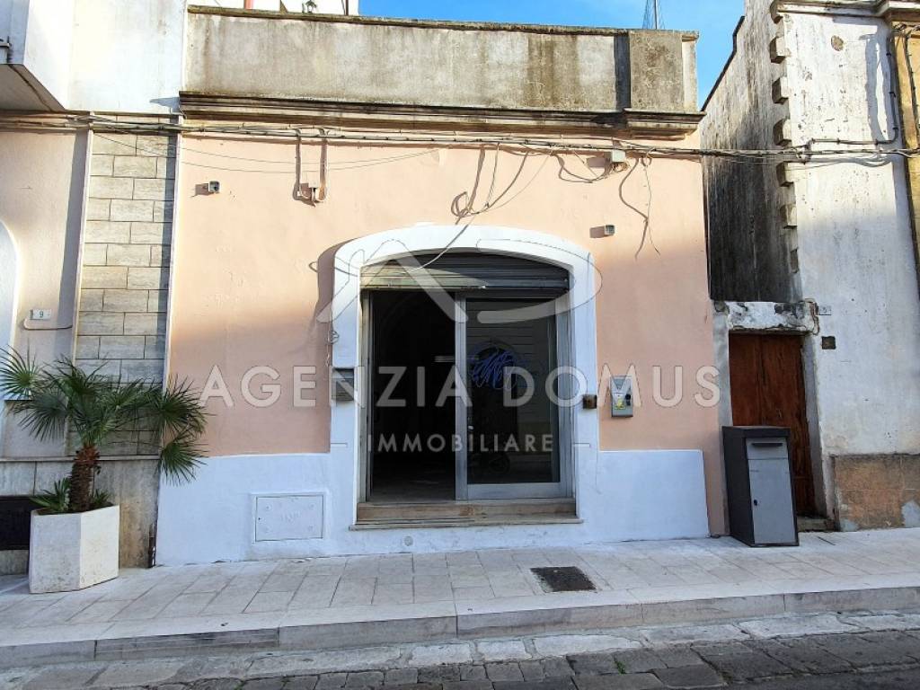 Locale commerciale via Regina Margherita 7, Racale, Rif. 121701554 ...