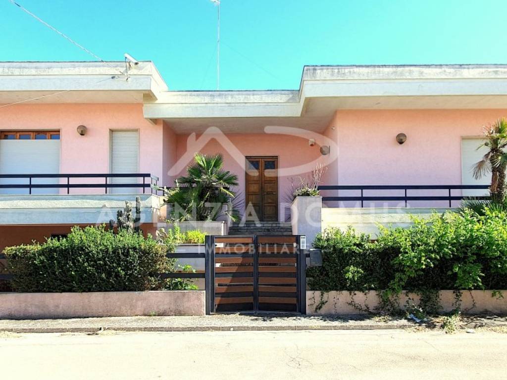 Vendita Villa unifamiliare in via Emilia 32 Racale. Buono stato, posto ...