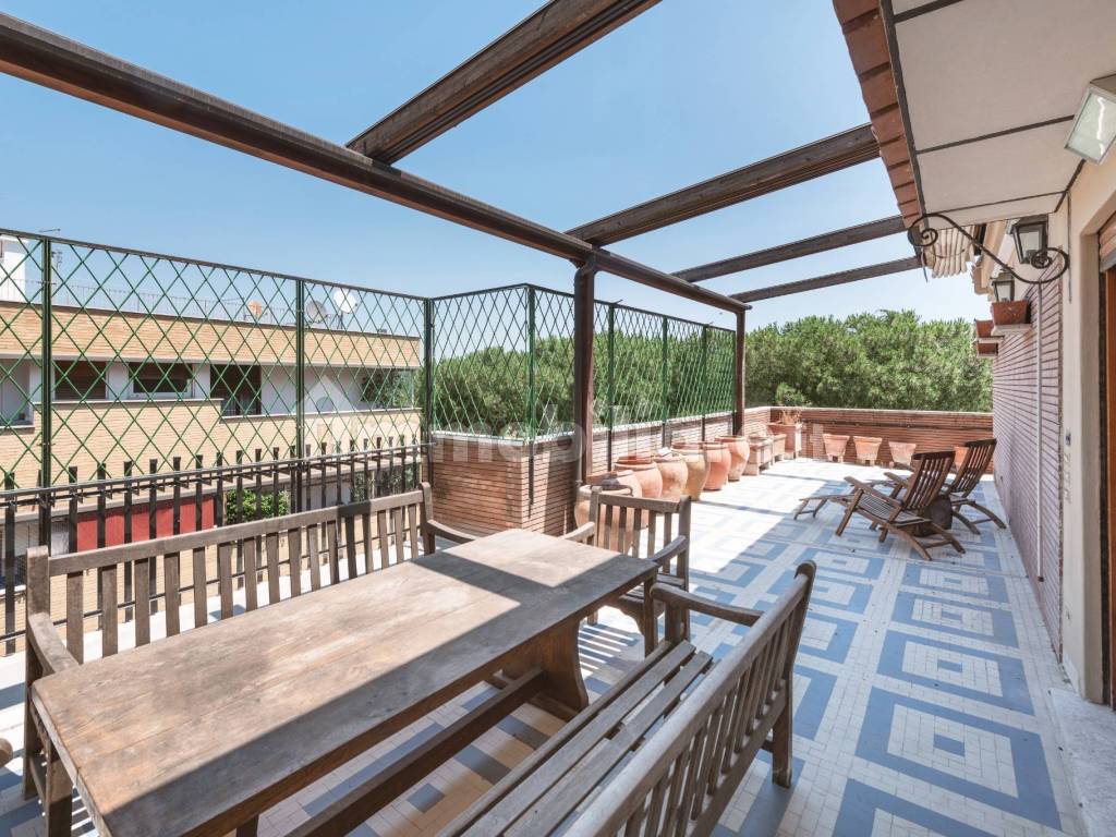 Vendita Attico in via Accademia Tiberina Roma. Da ristrutturare, posto ...