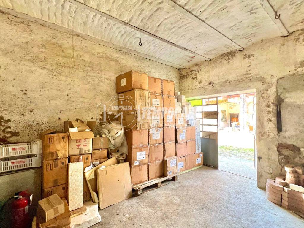 Vendita Rustico in via Vittorio Veneto 30 Lonate Pozzolo. Da ...