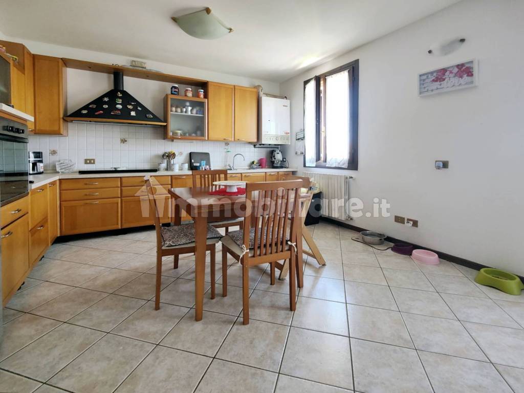 Vendita Appartamento Novi di Modena. Trilocale in via Savino Forti 173 ...