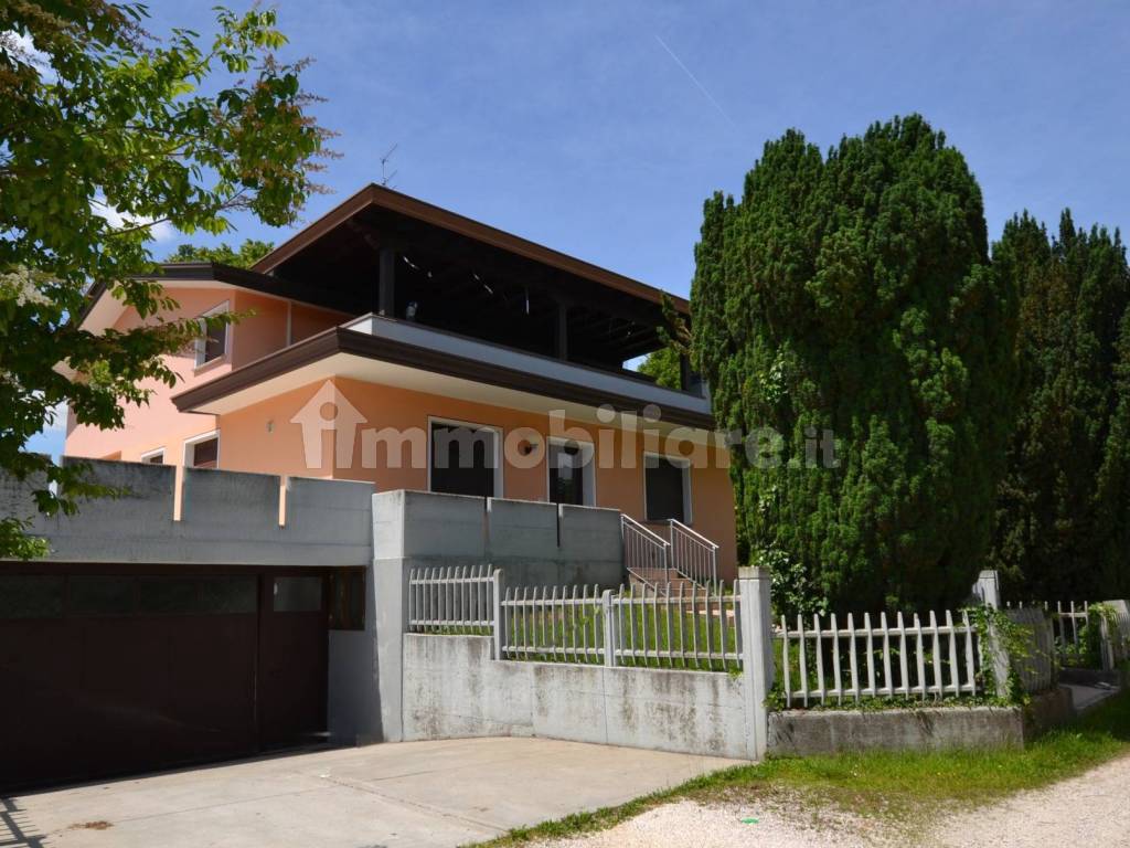 Vendita Appartamento Zoppola. Quadrilocale in via Poincicco 28. Buono ...