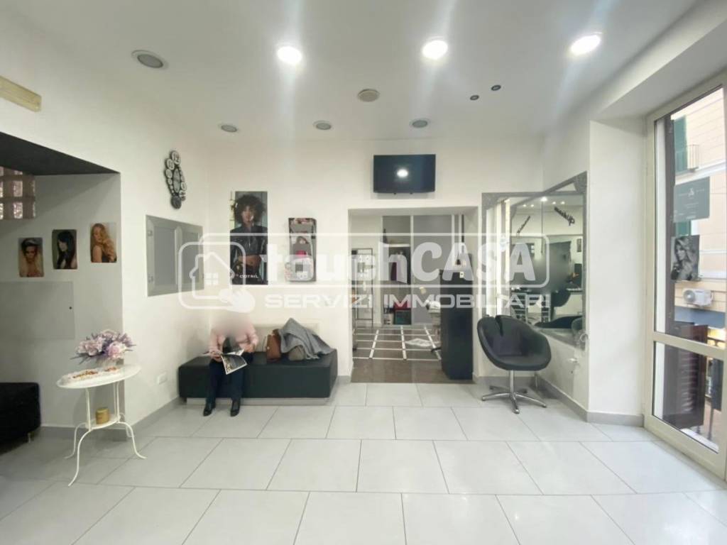 Parrucchiere - Barbiere via Roma, Aversa, Rif. 121743894 - Immobiliare.it