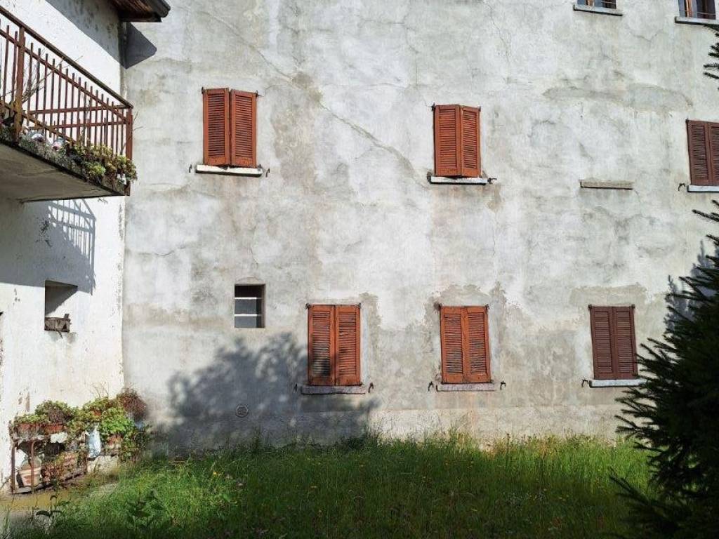 Vendita Rustico Rogeno. 75 m², rif. 121754388