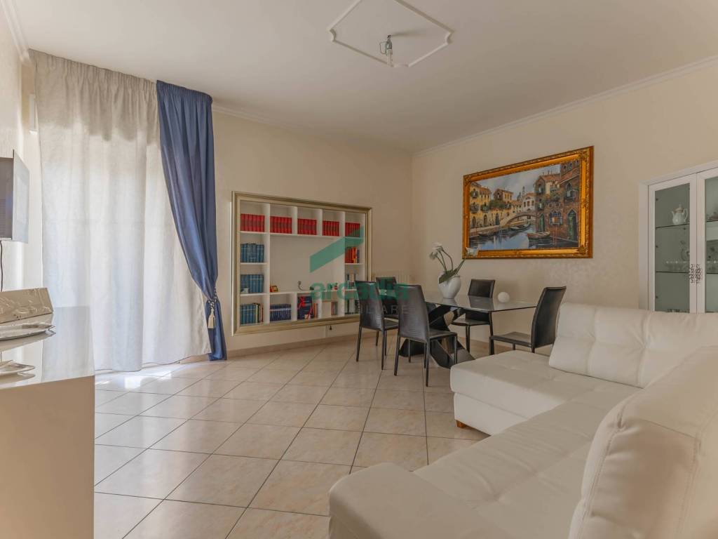 Vendita Appartamento Modugno. Quadrilocale in via Pordenone 12. Buono ...