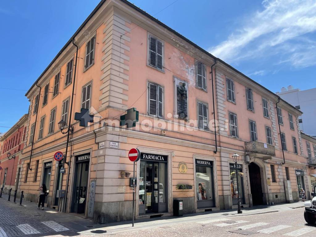 Palazzo - Edificio via Cavour 92, Asti, Rif. 121763390 - Immobiliare.it