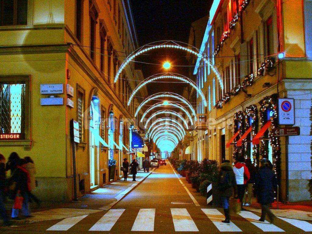 Locale commerciale via Gesù, Milano, Rif. 121770394 - Immobiliare.it