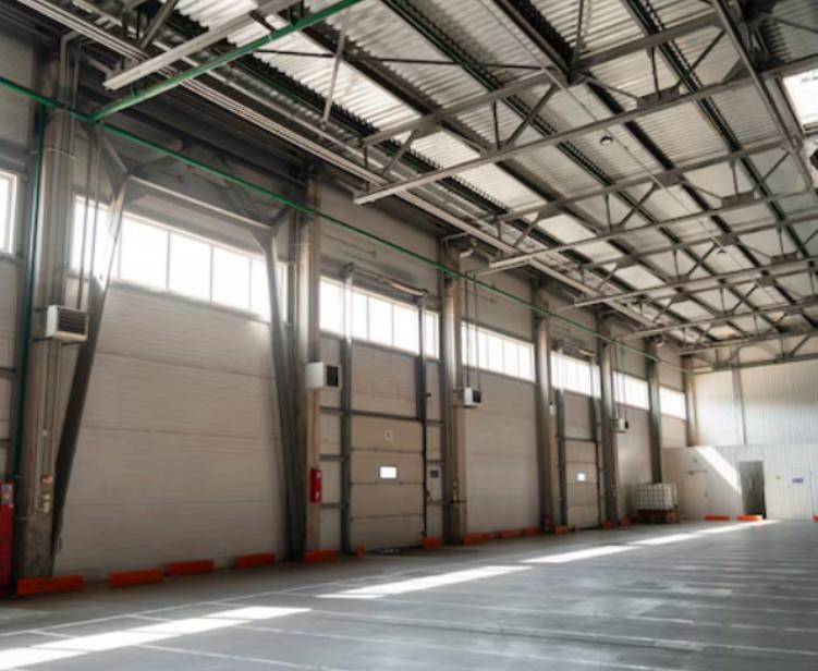 Warehouse via alla Porada, Seregno, Ref. 121776670 - Immobiliare.it