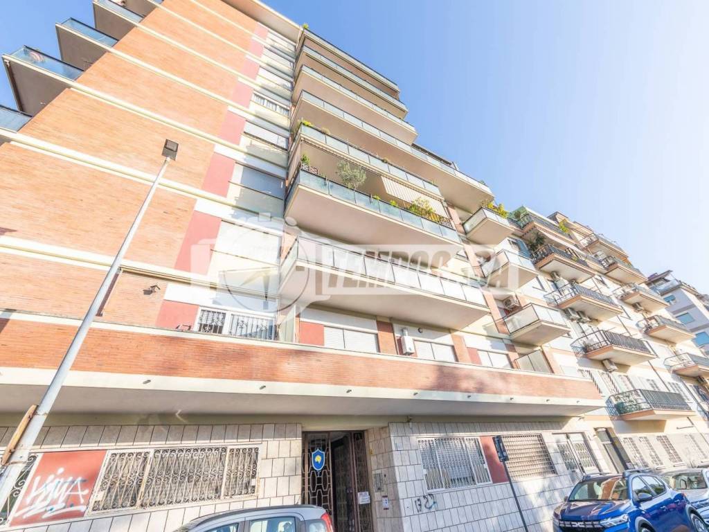 Vendita Appartamento Roma. Bilocale in via Luigi Lodi. Da ristrutturare ...