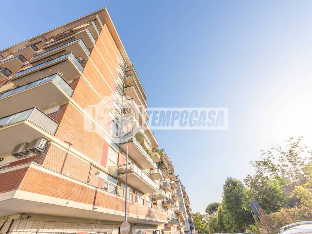 Vendita Appartamento Roma. Bilocale in via Luigi Lodi. Da ristrutturare ...