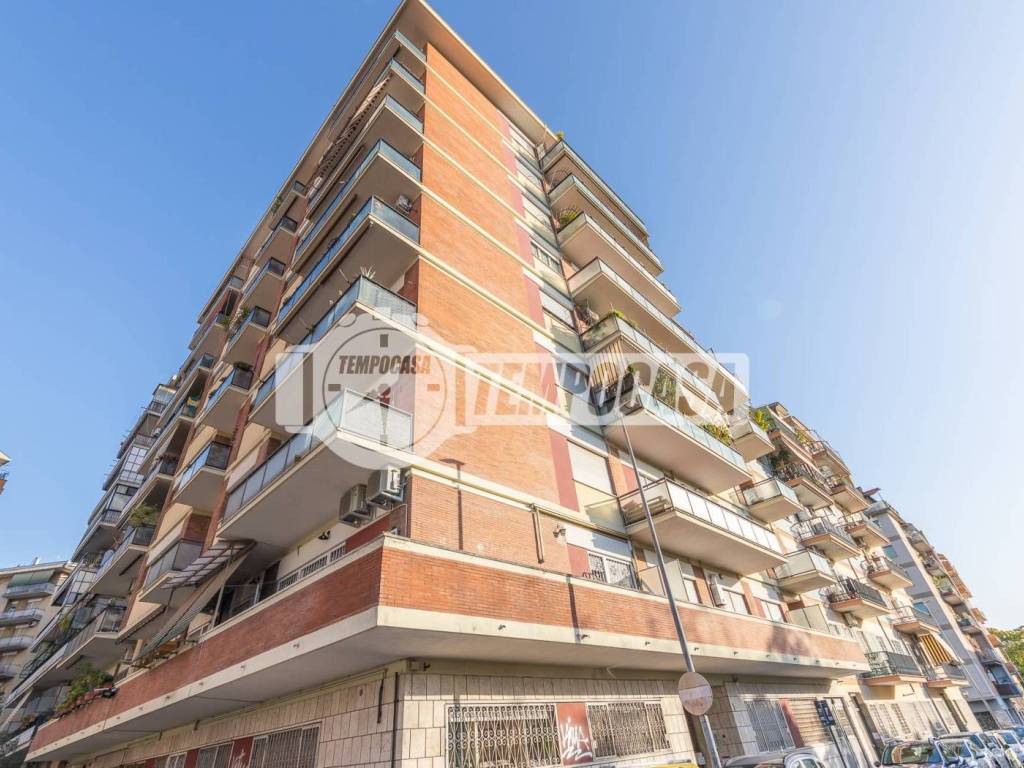Vendita Appartamento Roma. Bilocale in via Luigi Lodi. Da ristrutturare ...