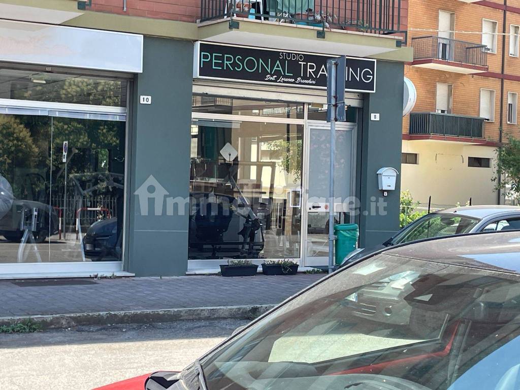 Locale commerciale via Francesco Saverio Nitti 10, Pesaro, Rif ...