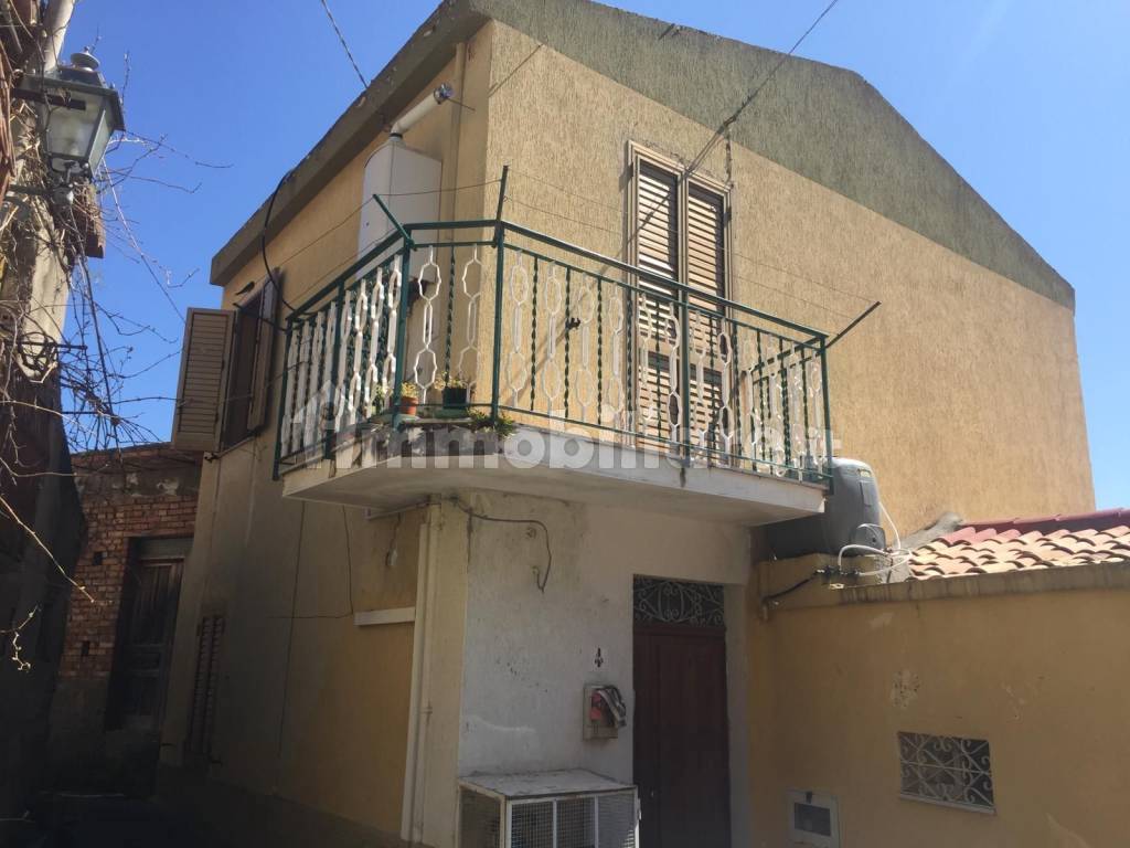 Affitto Terratetto unifamiliare in sp 126, 4 Librizzi. Buono stato, con balcone, riscaldamento ...