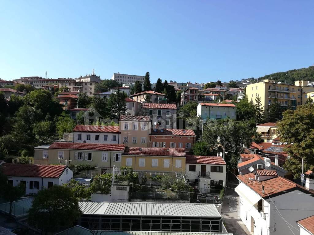 Sale Apartment Trieste. 2-room flat in via Giulia 96/1. Good condition ...