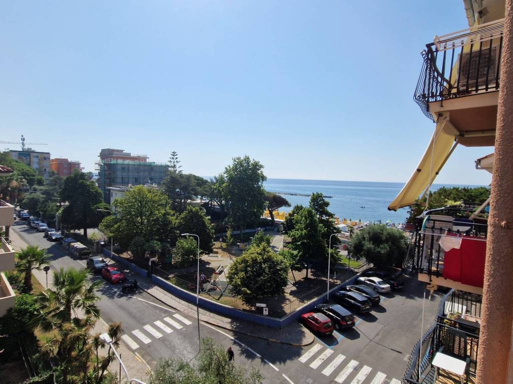 Vendita Appartamento San Bartolomeo al Mare. Monolocale in largo ...