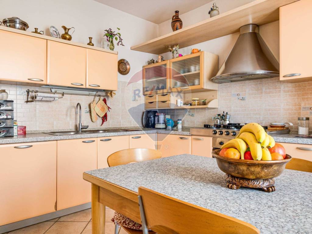 Vendita Villa unifamiliare in via Leonardo Da Vinci 215 Samarate. Buono ...